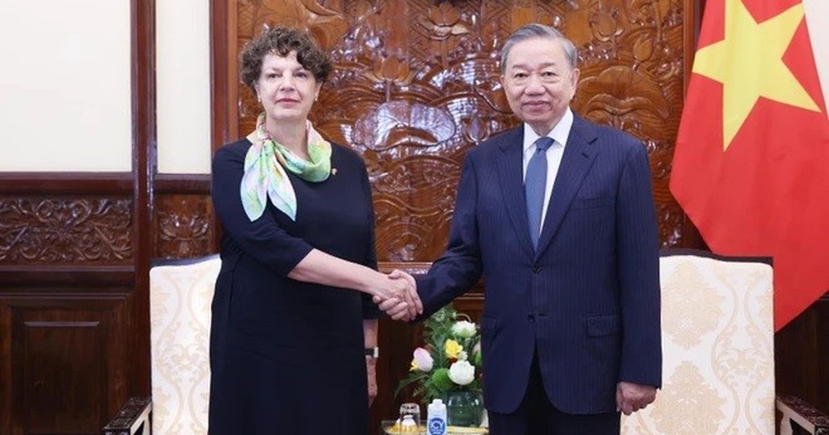 Tân Đại sứ CHLB Đức tại Việt Nam Helga Margarete Barth trình quốc thư ...